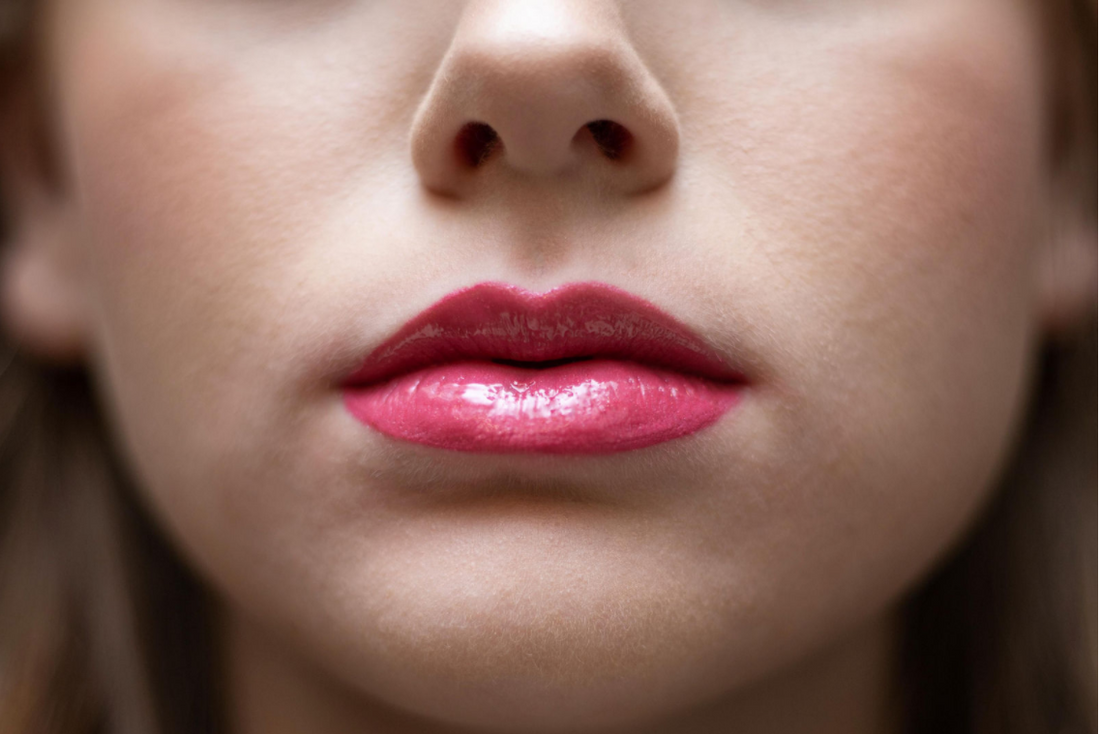 Dina (Bold Pink) – Static